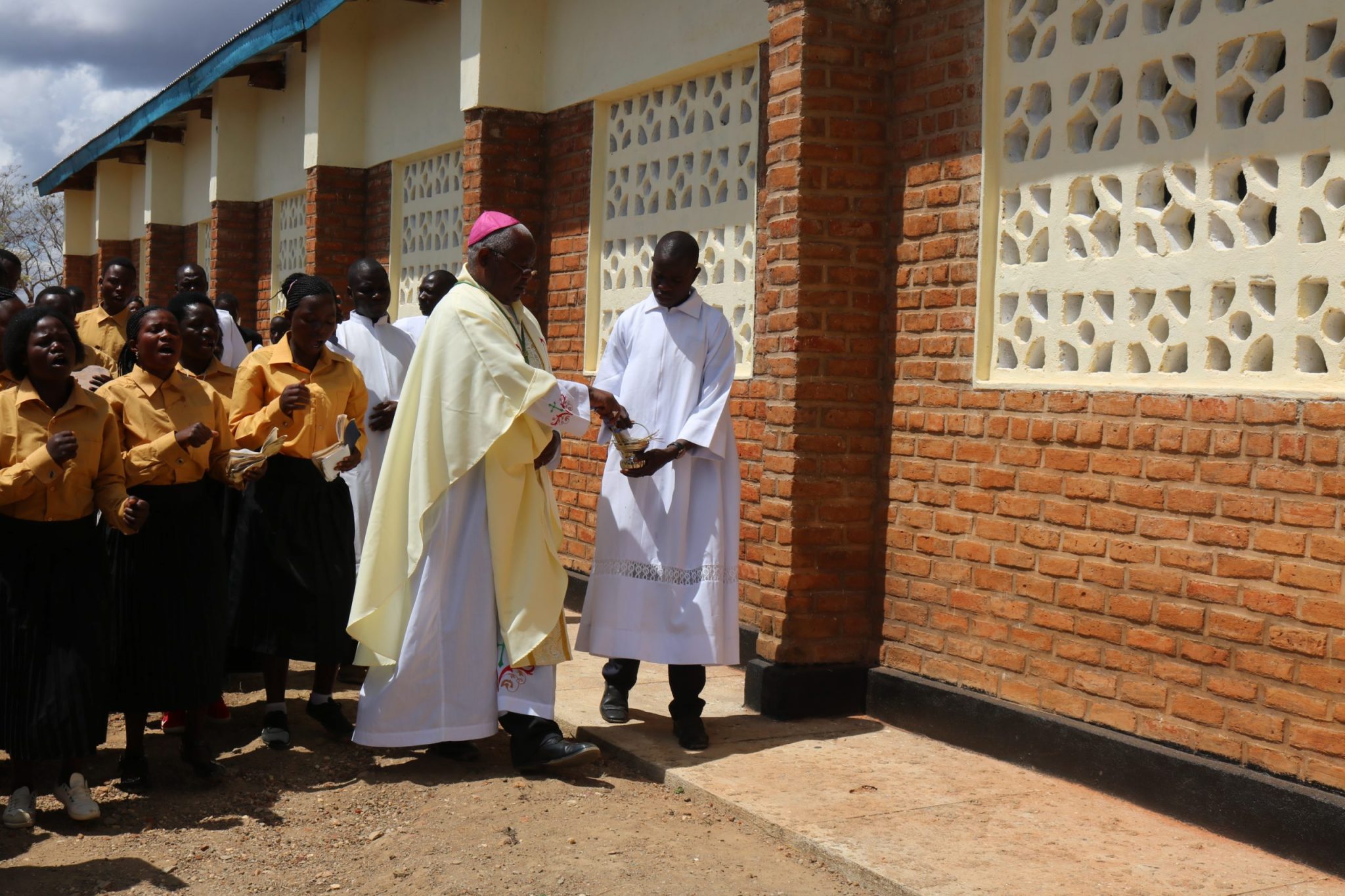 Bishop Mtumbuka Dedicates St Pius Catholic Church - Catholic Diocese of ...